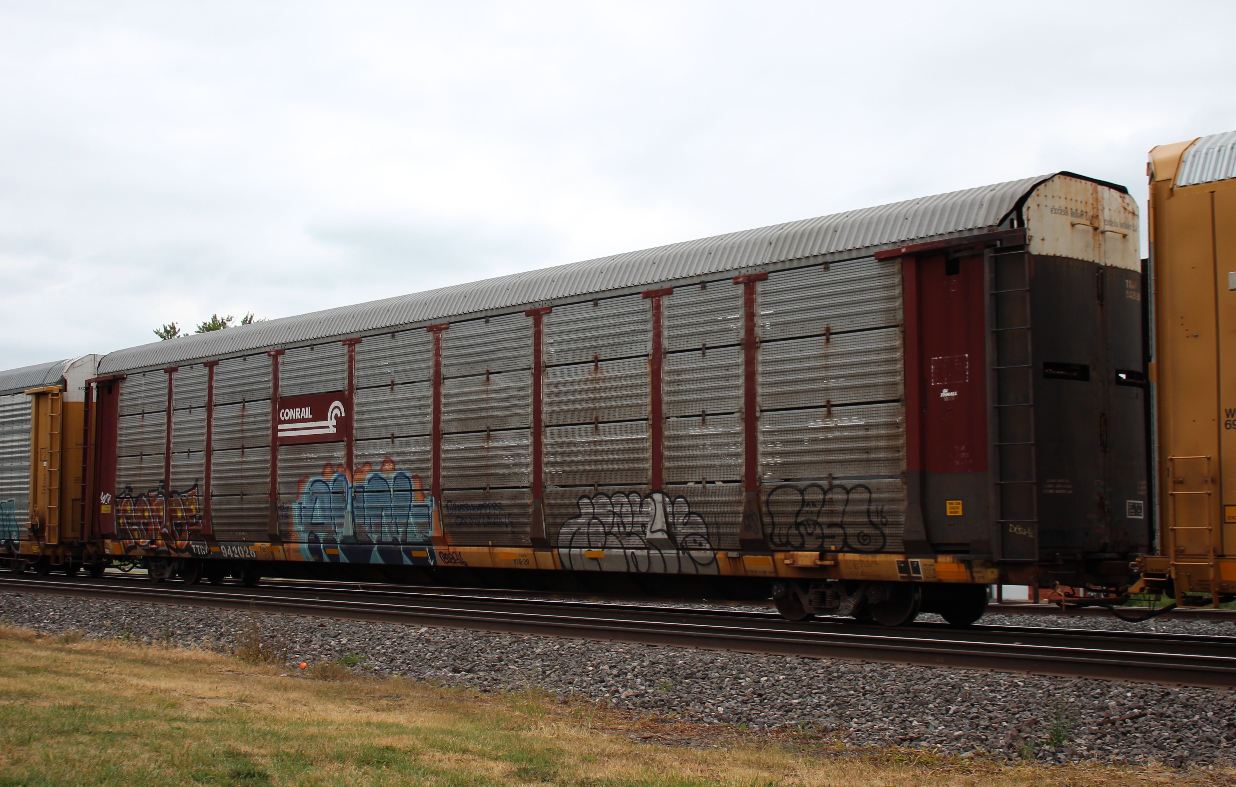 TTGX 942028-Rack class ML2L | Conrail Photo Archive